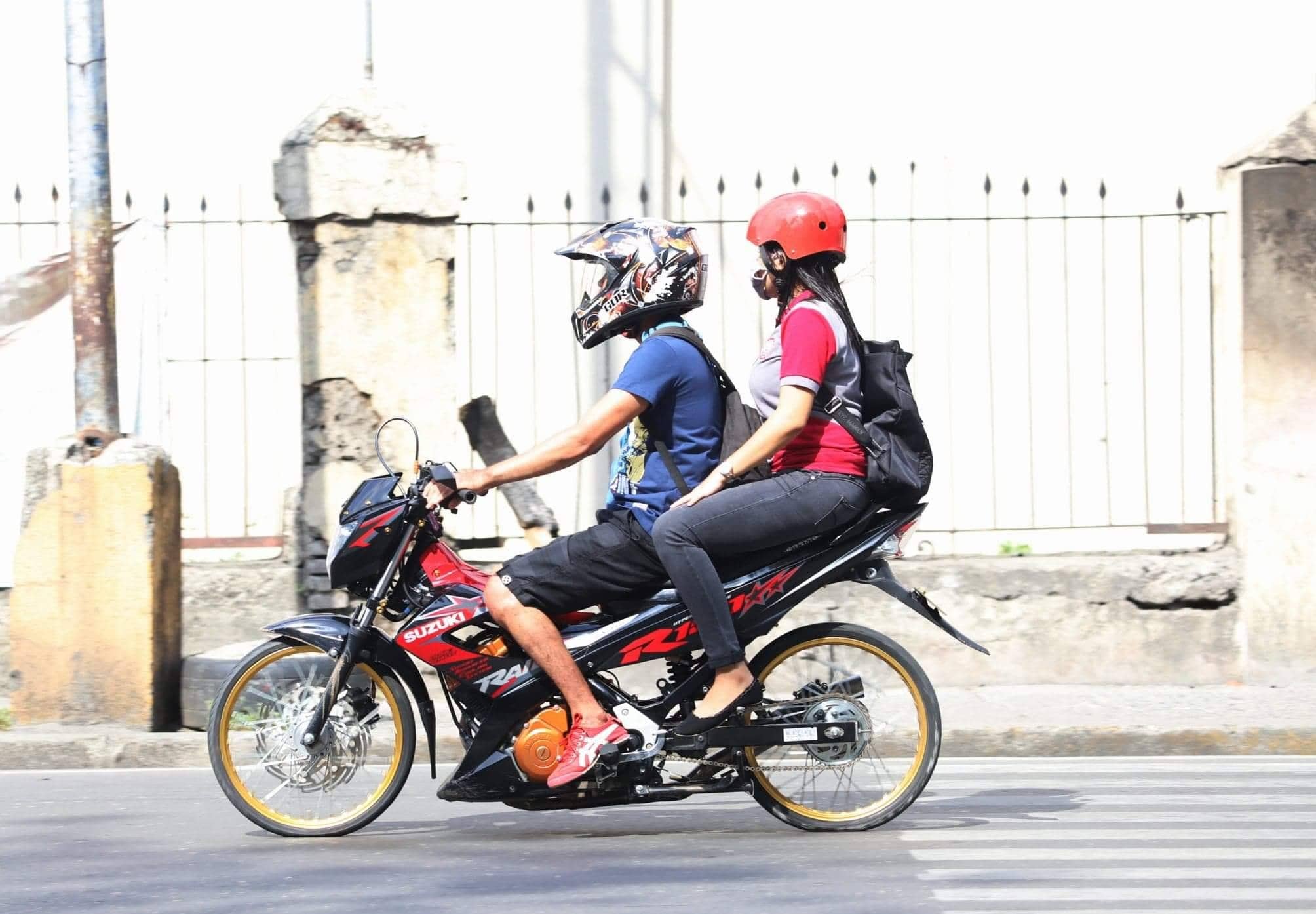Motorcycle drivers in Iloilo oppose proposed anti-riding-in-tandem ...