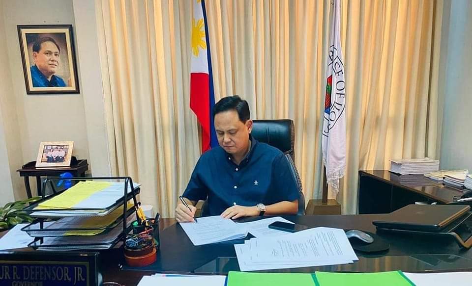 Use of face masks outdoors no longer required in Iloilo province ...