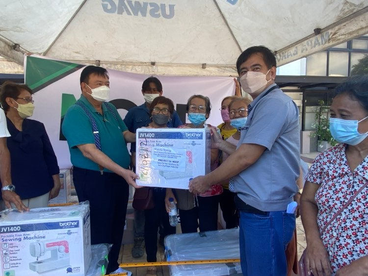 40 small businesses in Iloilo City get livelihood kits - Iloilo ...