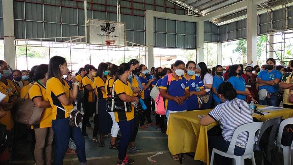 Iloilo barangay workers get incentives - Iloilo Metropolitan Times