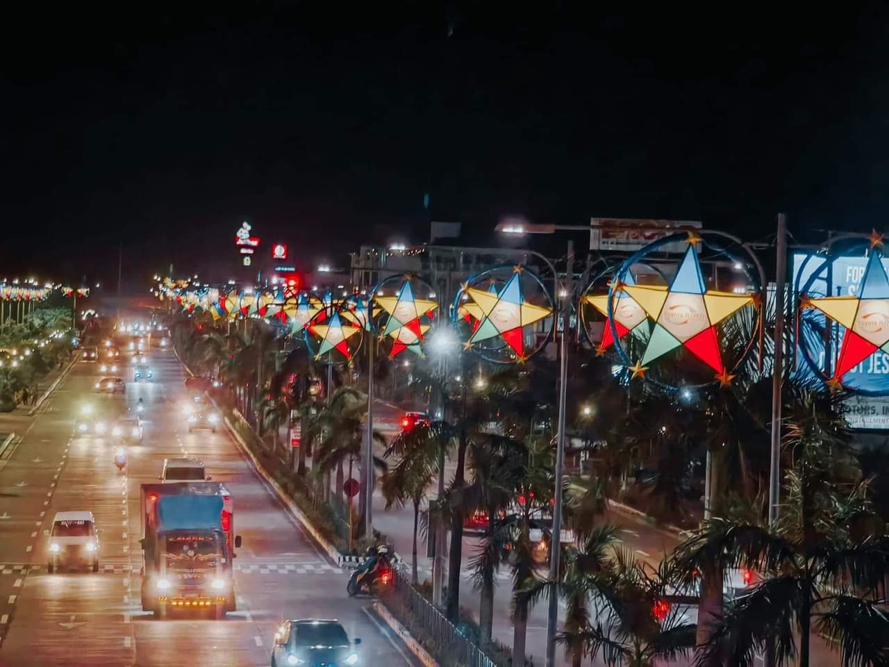 Iloilo City beams with 1,500 ‘lanterns of hope’ - Iloilo Metropolitan Times
