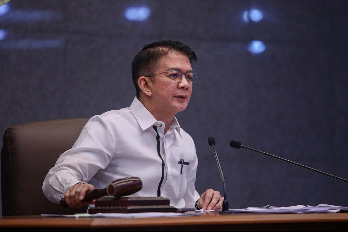 Chiz pushes bill to bar officials, relatives from gov’t contracts ...