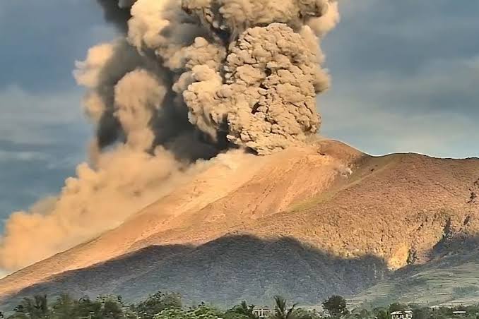 PHIVOLCS: Kanlaon’s explosive eruption due to gas pressure - Iloilo ...