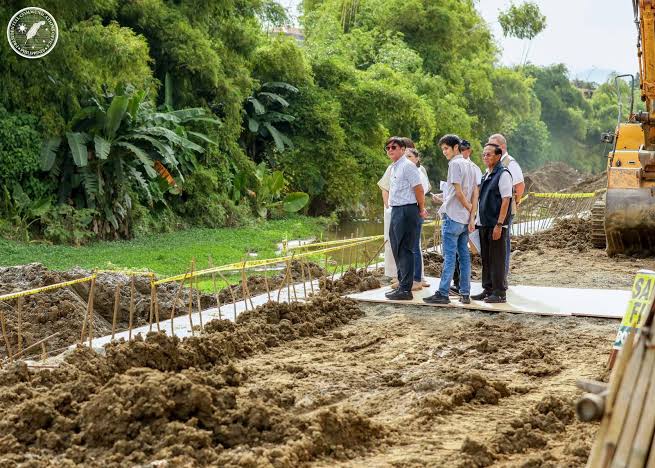‘Palpak’: Marcos disappointed over delayed flood control projects in ...