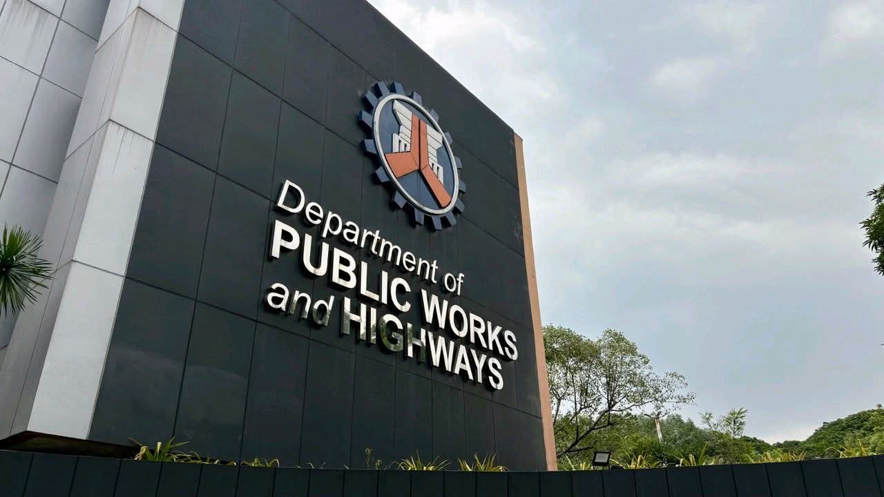 Palace warns new DPWH hires, promotes to avoid corruption - Iloilo ...